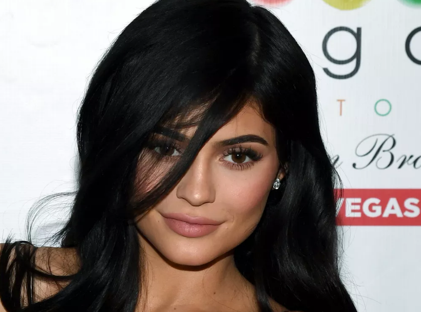 Kylie Jenner - Bio, Wiki, Husband, Age, Net Worth, Affairs, Height, Weight