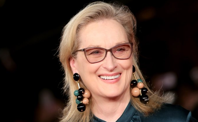 Meryl Streep Biography - Birthday, Wiki, Age, Facts, Net Worth, Married ...