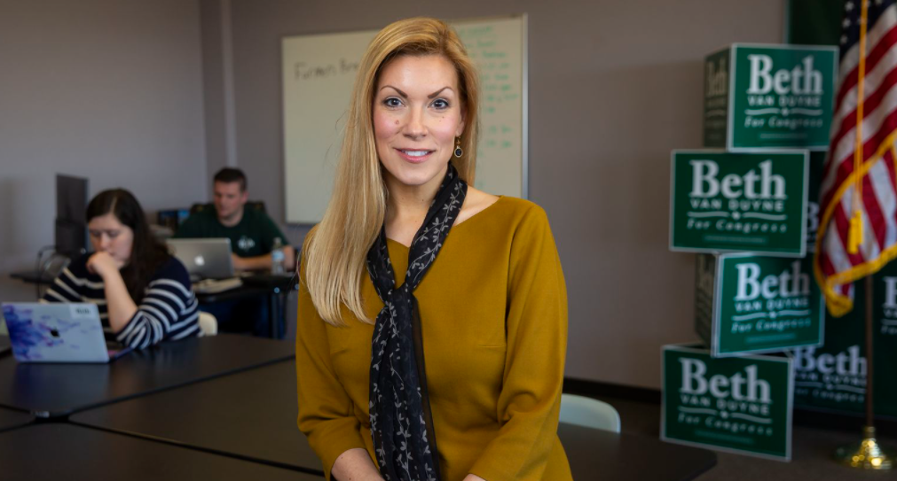 Beth Van Duyne Bio, Net Worth, Age, Election, Party, Congress, Family ...